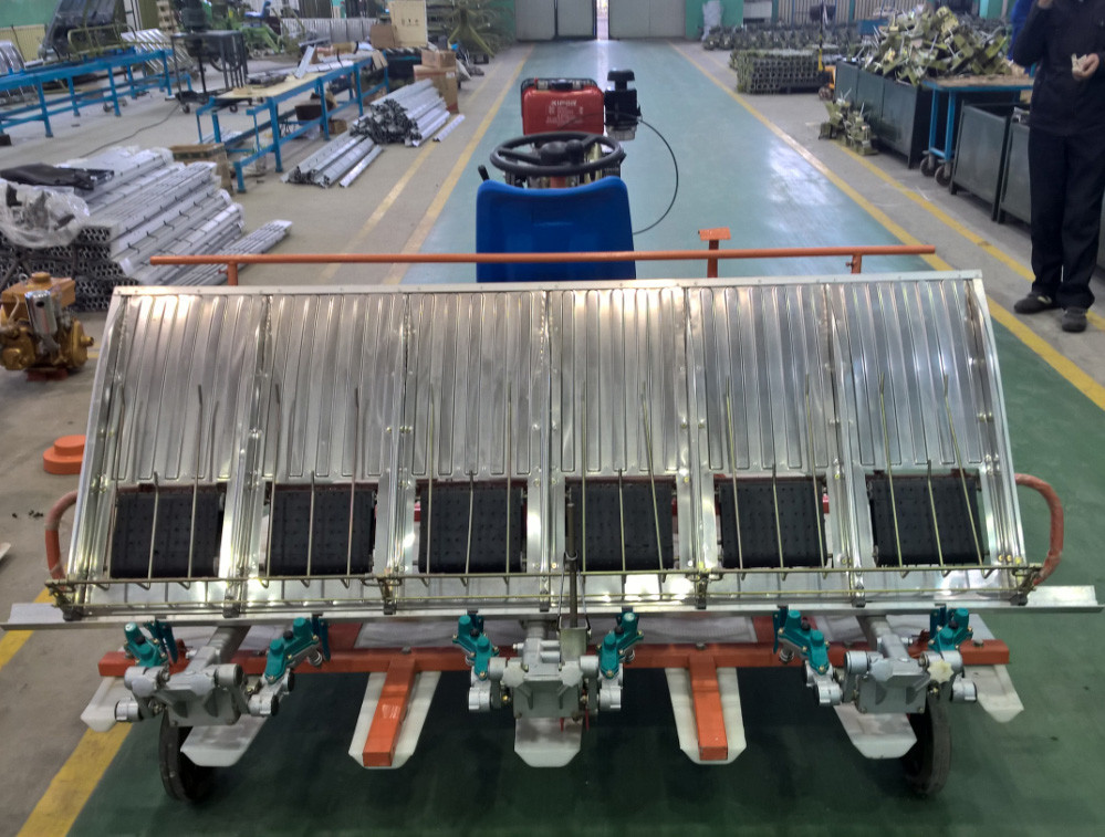 3.68kw Rice Plantation Machine , 6 Rows Tractor Operated Paddy Transplanter